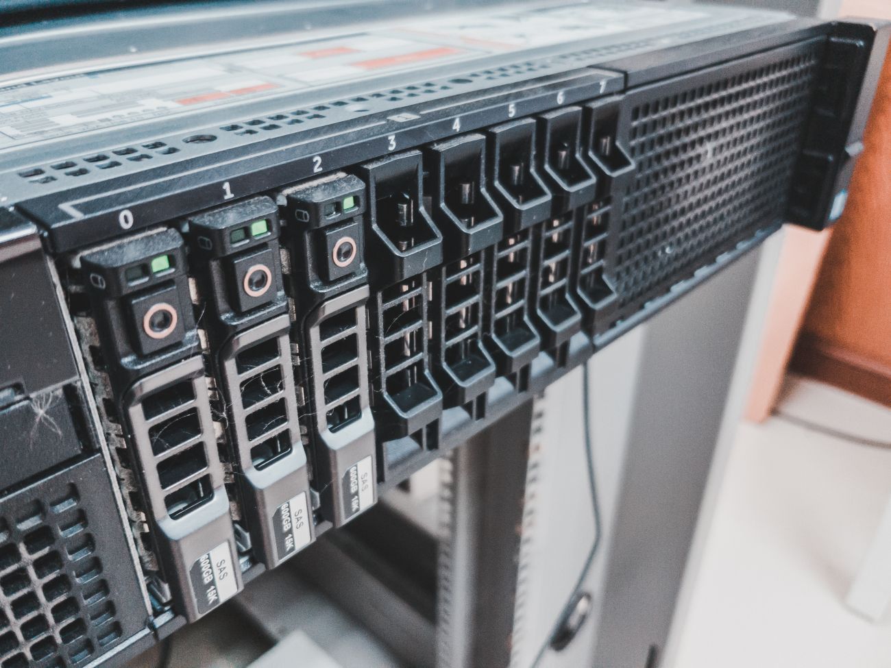 High Speed Backplane Design and PCB Layout Tips | Blogs | Altium